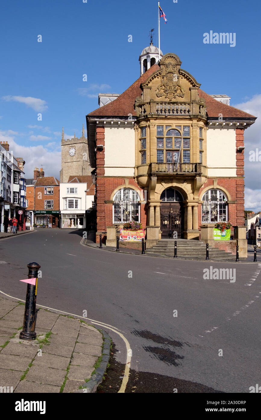 View along the High St of Marlborough, a Market Town In Wiltshire UK ...
