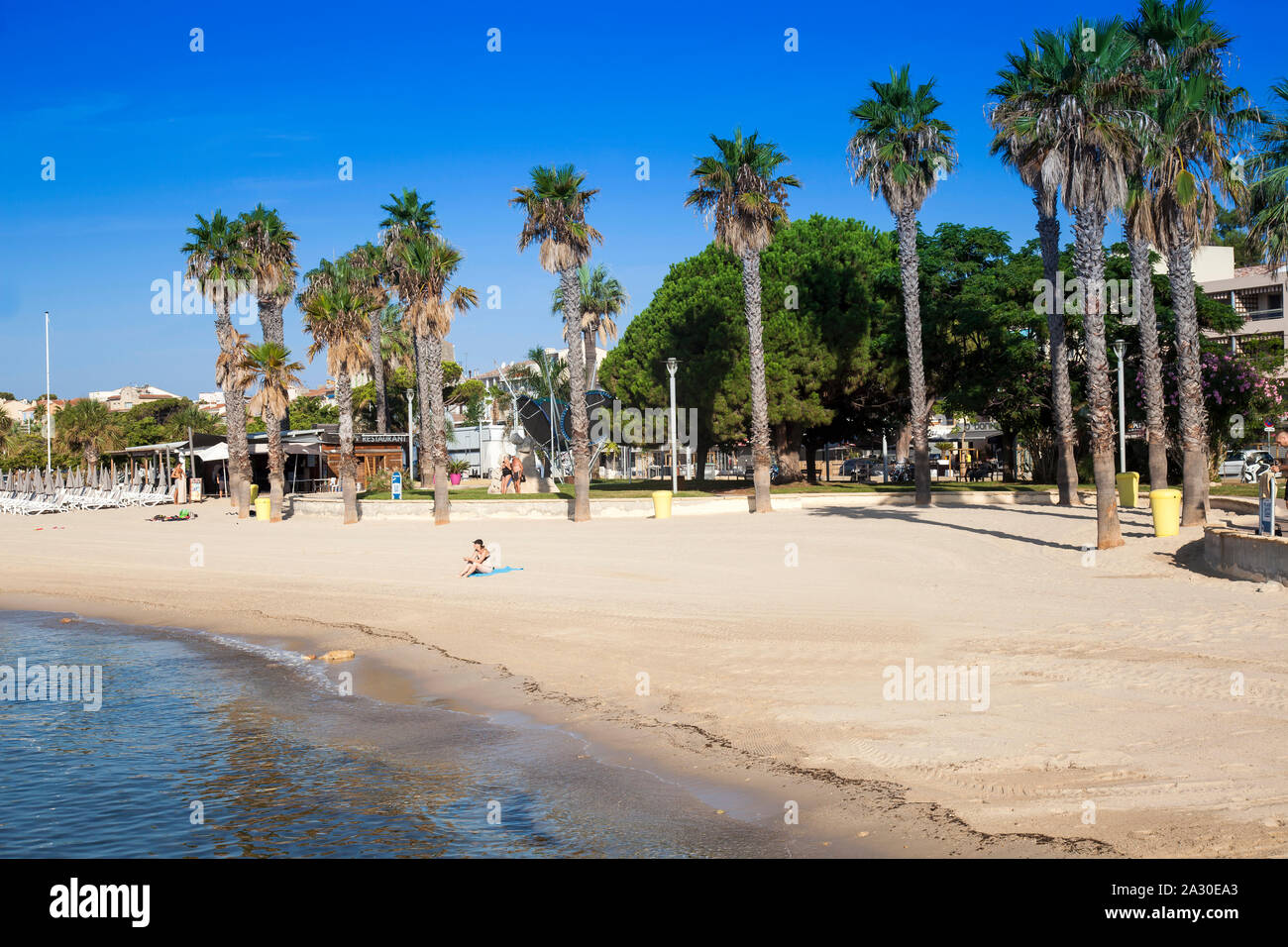 Sandy beach on the promenade of bandol hi-res stock photography and ...