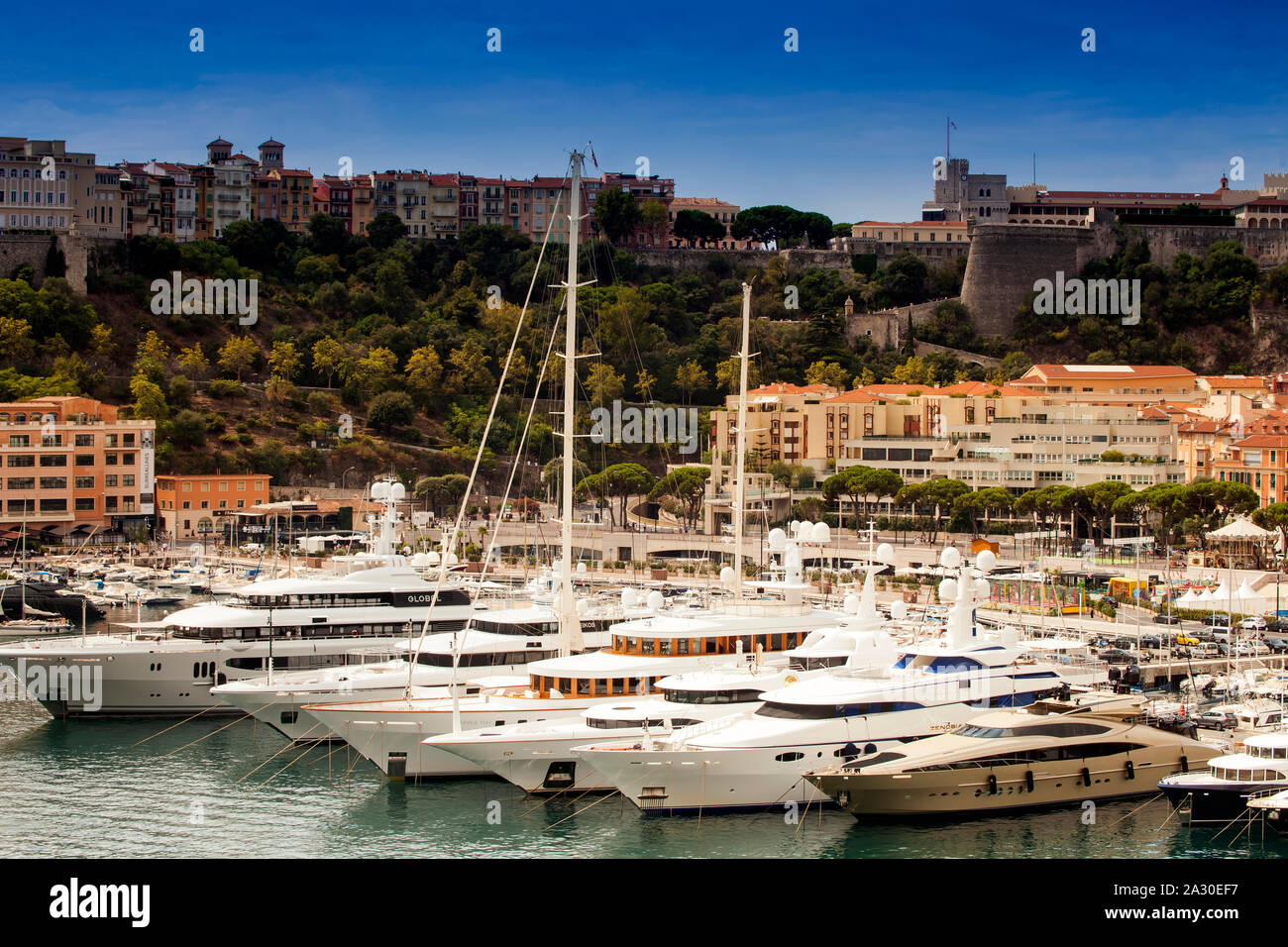 Yachten, im Yachthafen Port Hercules, Monaco,Europa| Yachts in marina ...