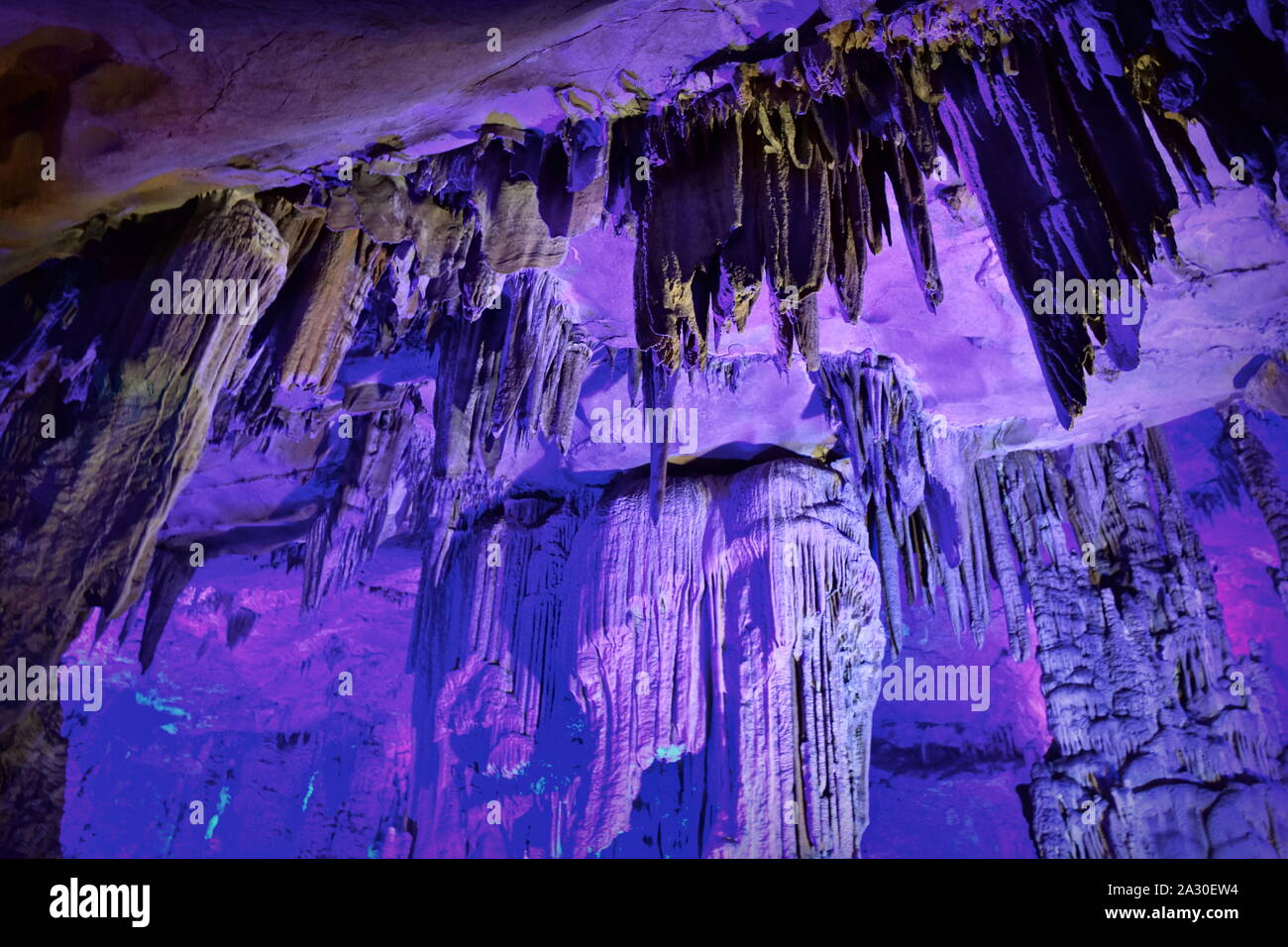Guilin cave hi-res stock photography and images - Alamy