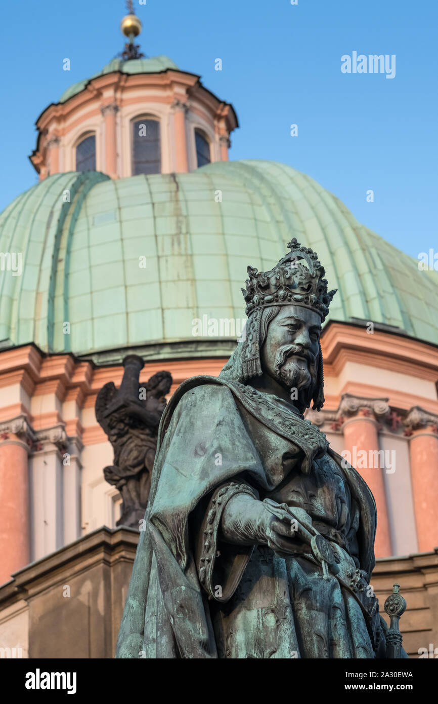 Charles monument hi-res stock photography and images - Alamy