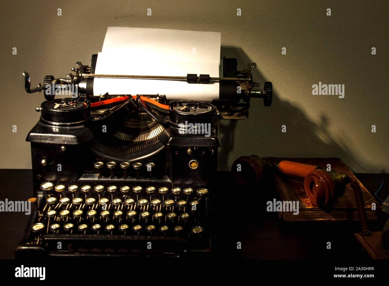 Typewriting 1900 hi-res stock photography and images - Alamy