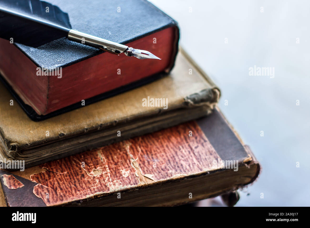Old fashioned items Stock Photo - Alamy