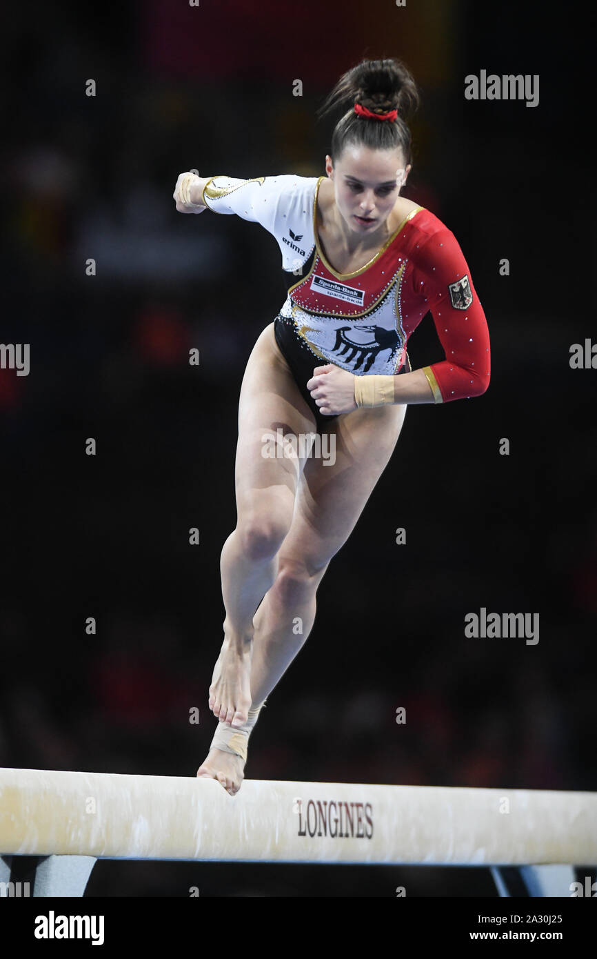 Stuttgart, Germany. 4th Oct, 2019. PAULINE SCHAEFER falls from the ...
