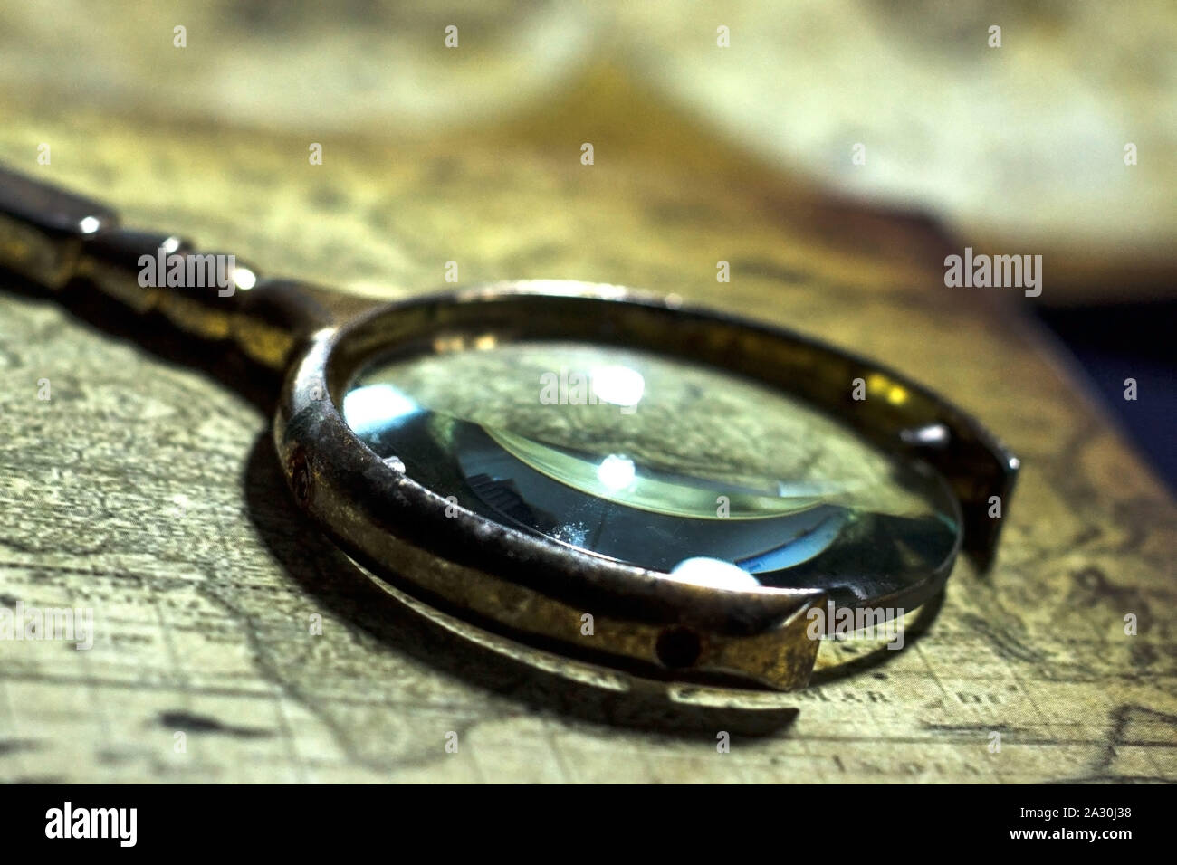 Old fashioned items Stock Photo - Alamy