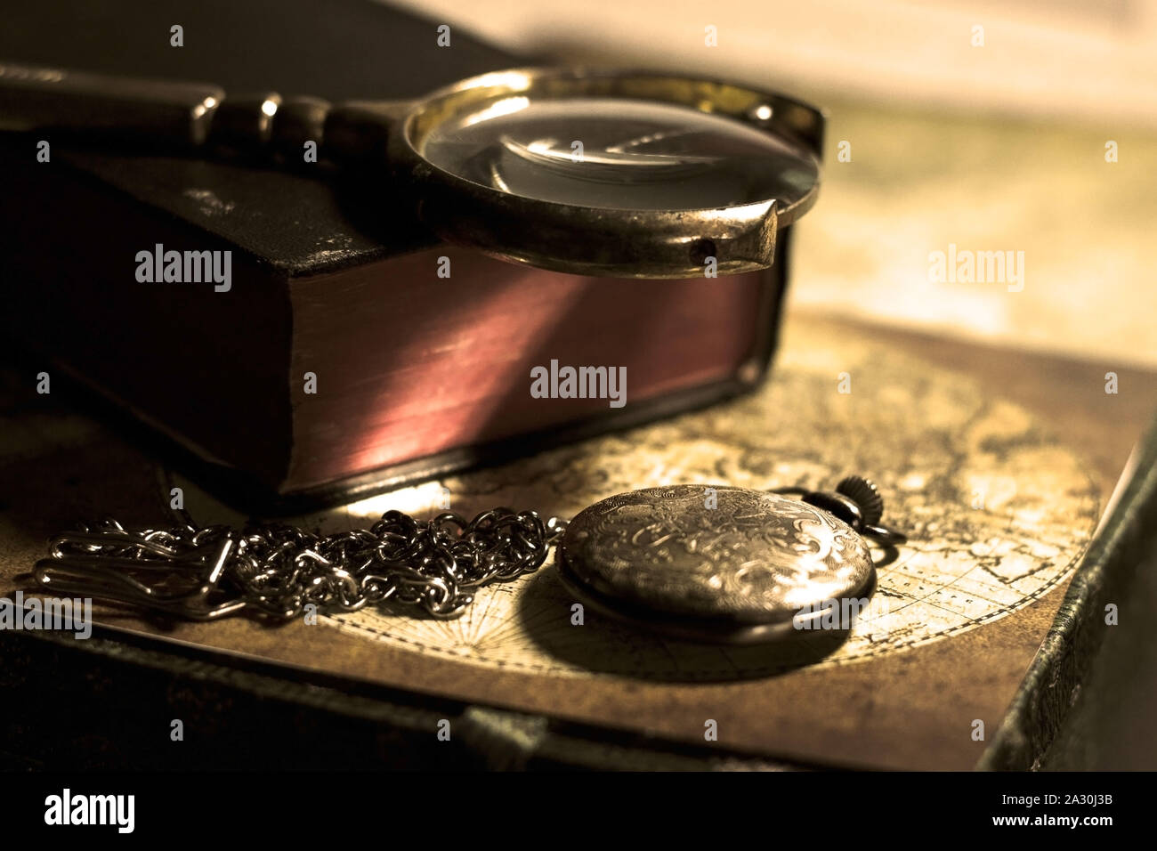 Old fashioned items Stock Photo - Alamy