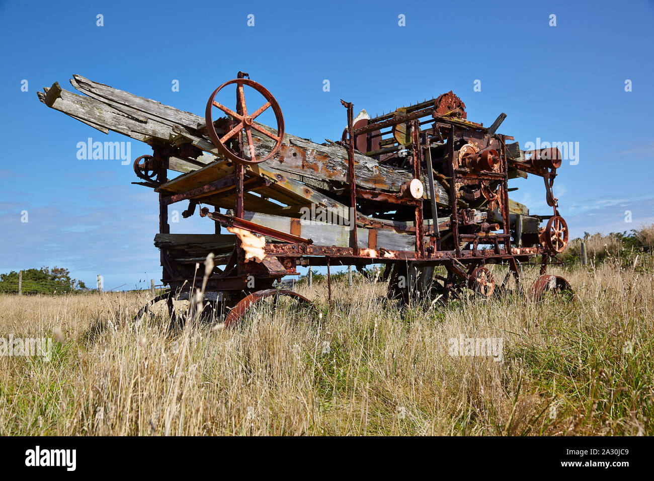 Abandoned rusting vintage farm hi-res stock photography and images - Alamy