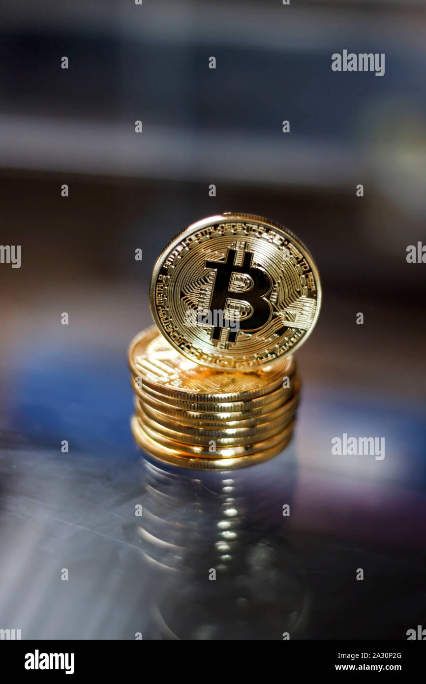 Virtual money symbol hi-res stock photography and images - Alamy