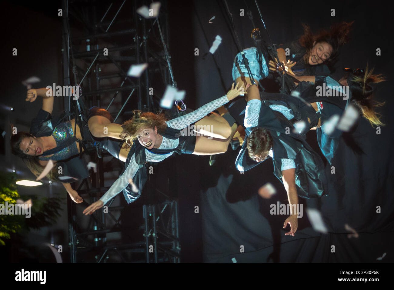 Street Performers at Singapore Night Festival Stock Photo - Alamy