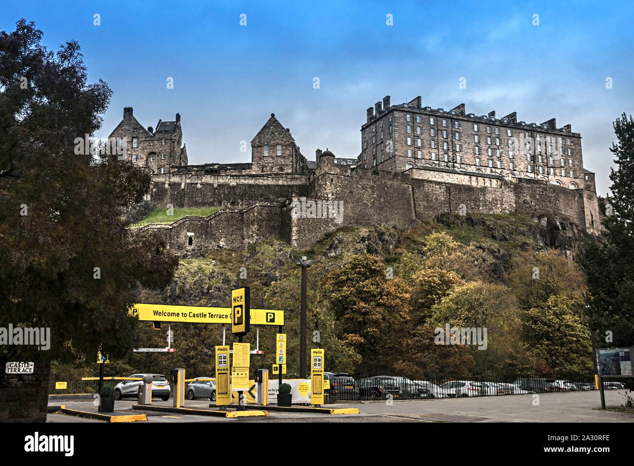 Edinburgh town walls hi-res stock photography and images - Alamy
