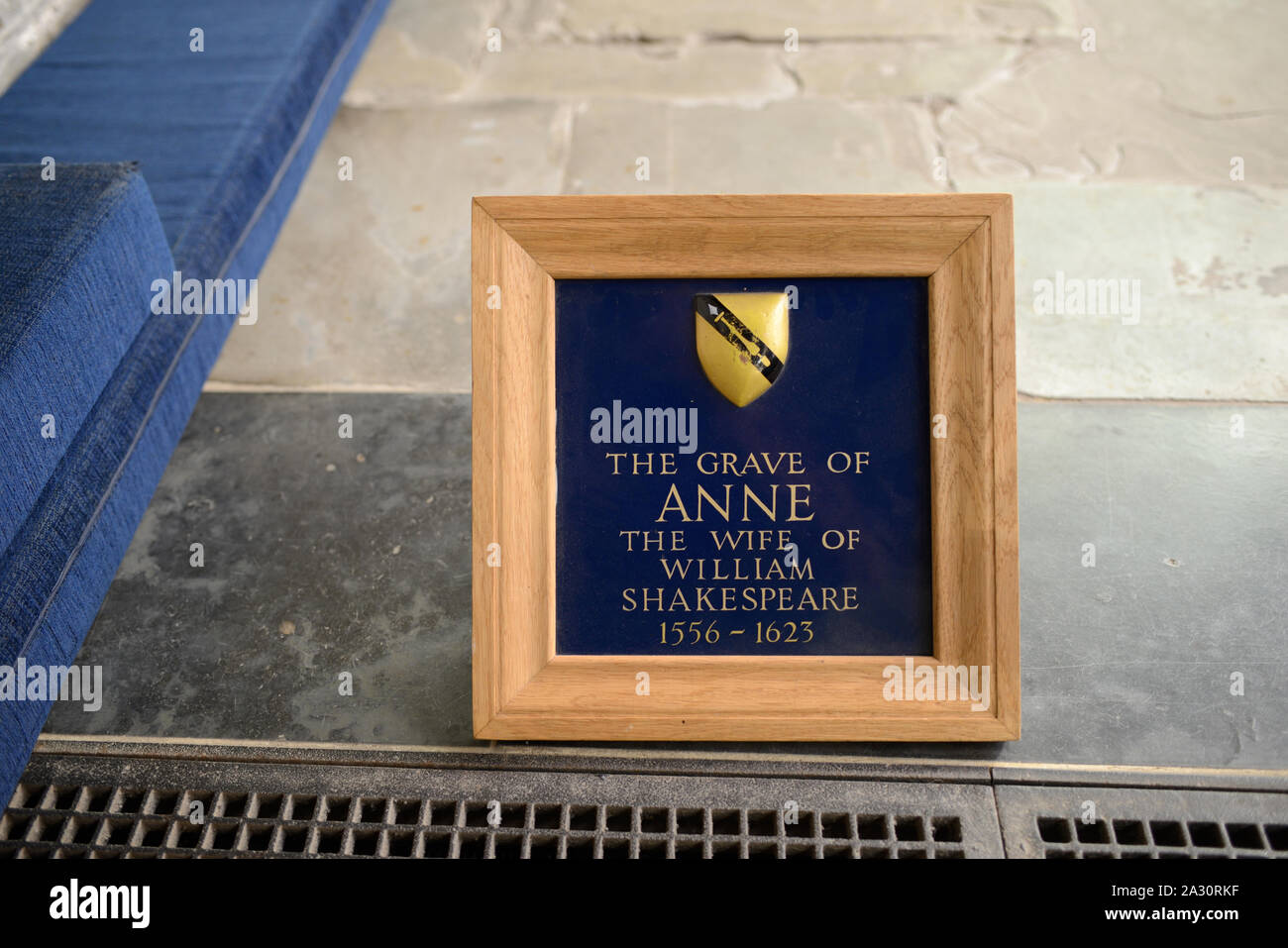 Tomb or Grave of Anne Hathaway (1556-1623), Shakespeare's Wife, in Holy ...