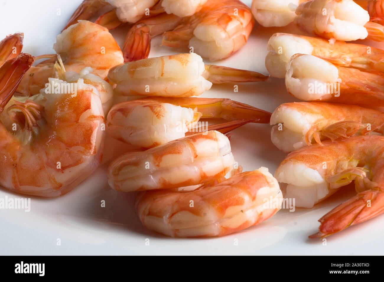 Ready to eat, cooked prawns Stock Photo - Alamy