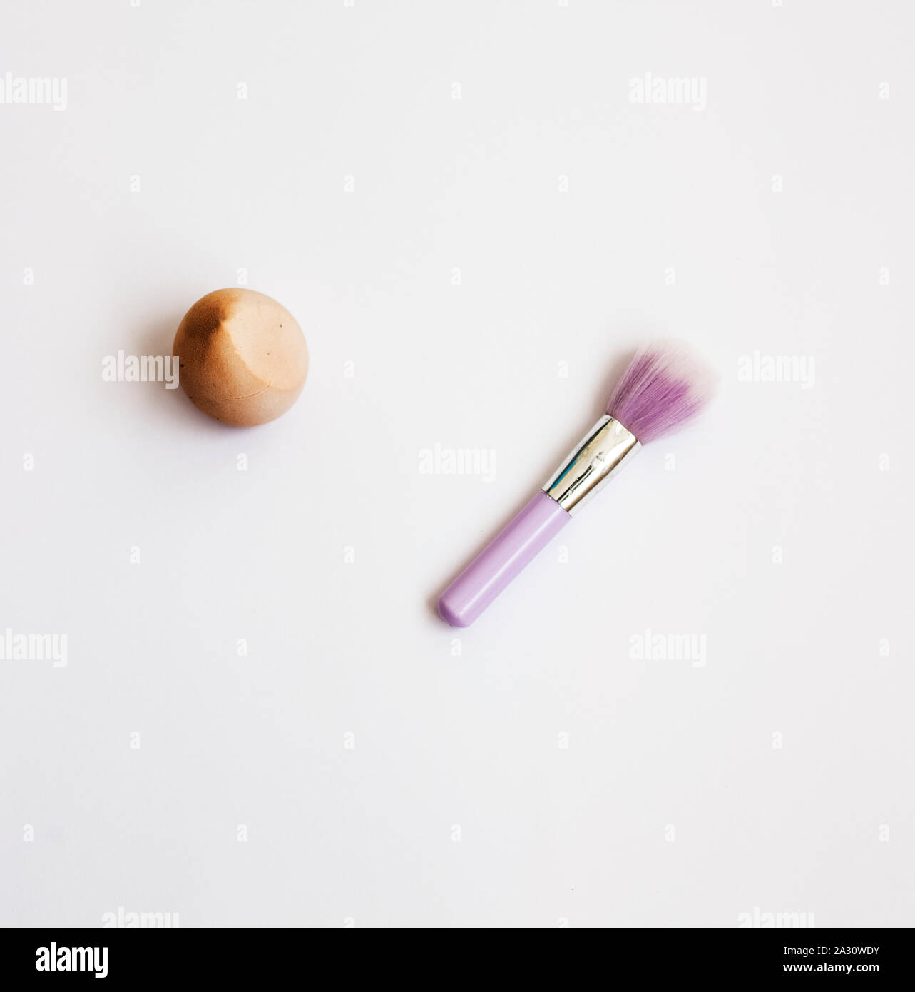 Pink cosmetics hi-res stock photography and images - Alamy