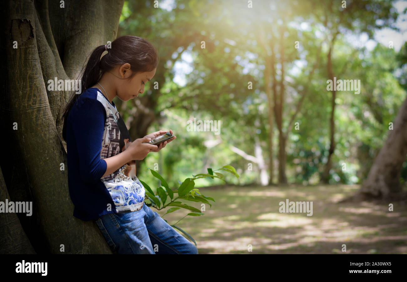 Outdoor adventure mobile phone hi-res stock photography and images - Alamy