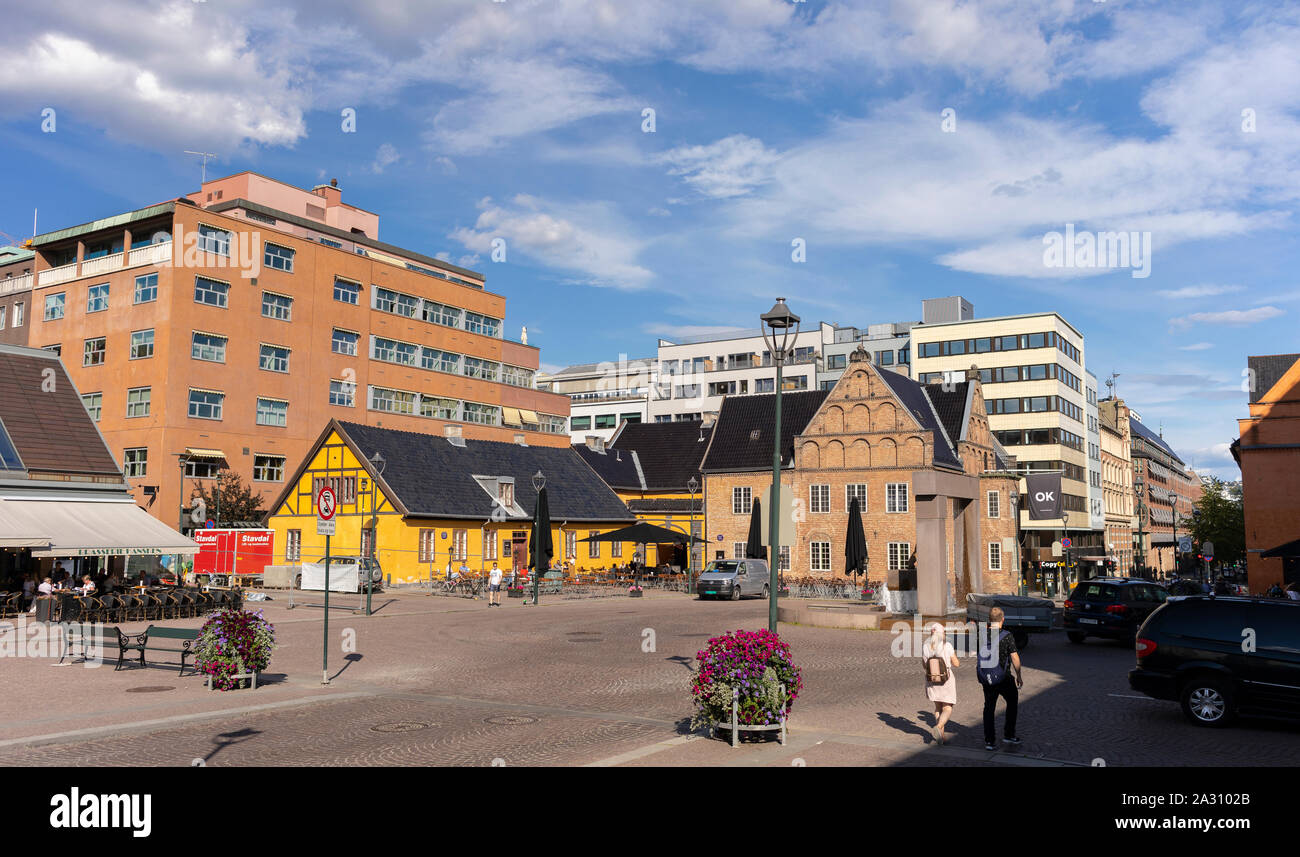OSLO, NORWAY - Radhusgata historic town square Stock Photo - Alamy