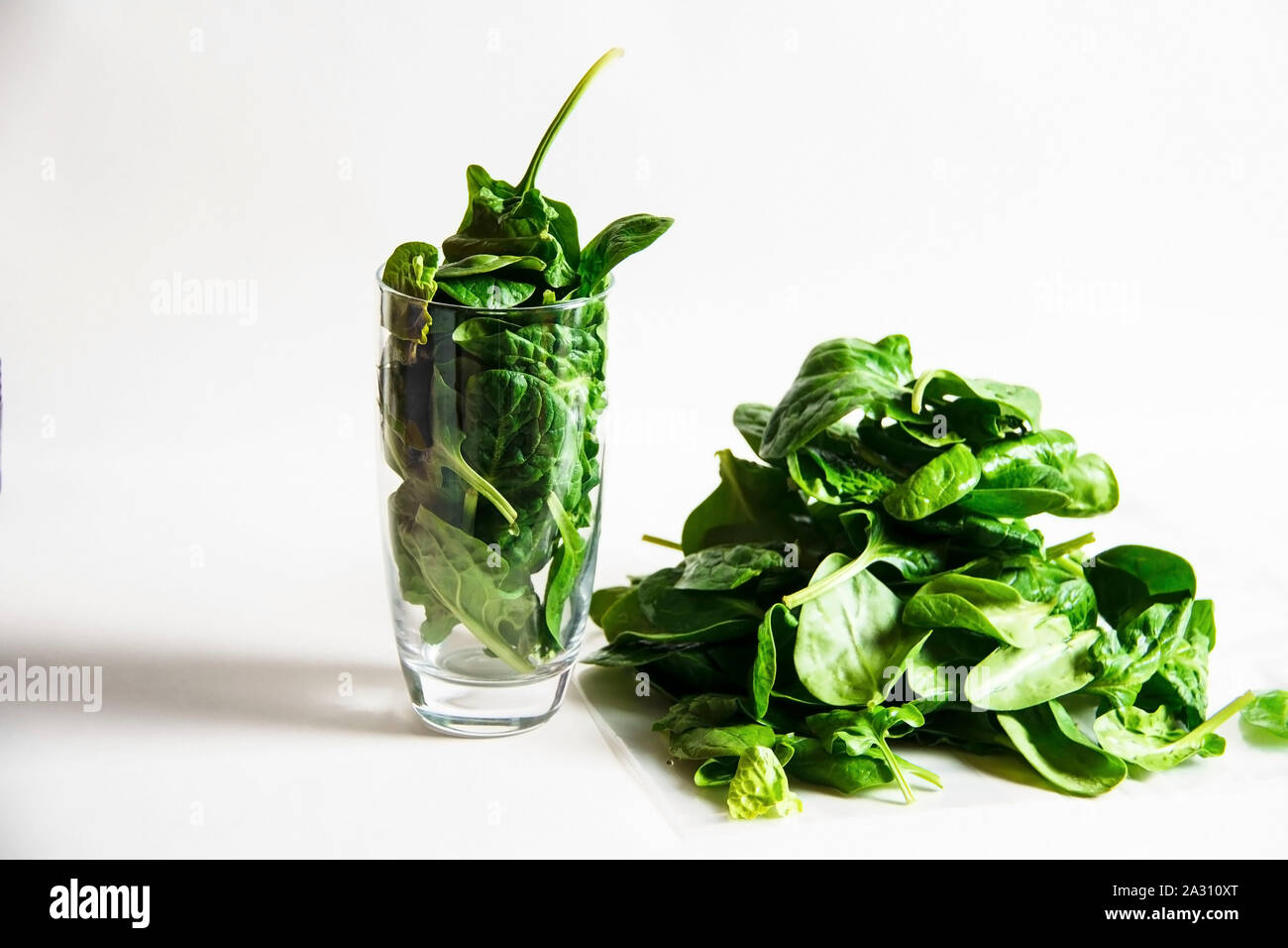 Healthy spinach hi-res stock photography and images - Alamy