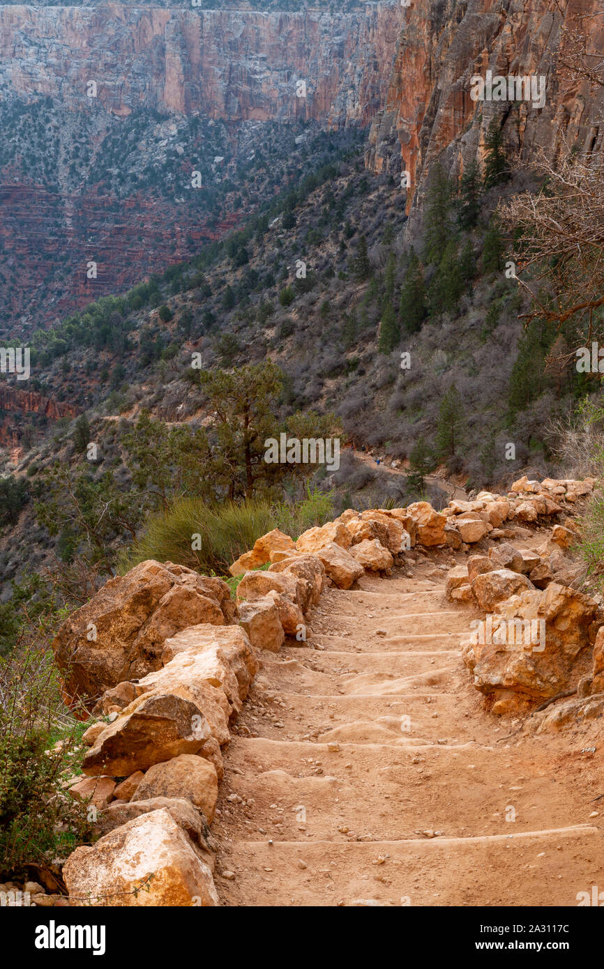 The Bright Angel Trail descending into the Grand Canyon along the ...