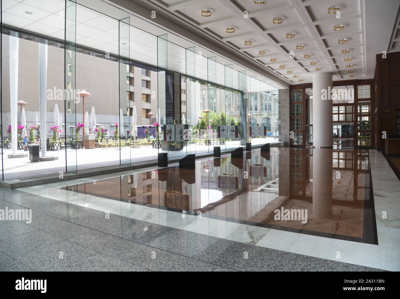 Toronto Office Lobby High Resolution Stock Photography and Images - Alamy
