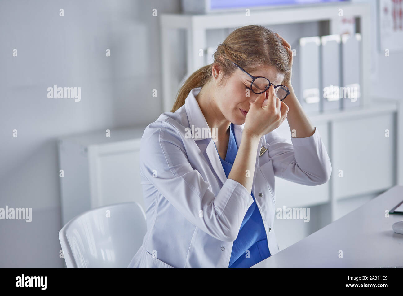 Clinician computer use hi-res stock photography and images - Alamy