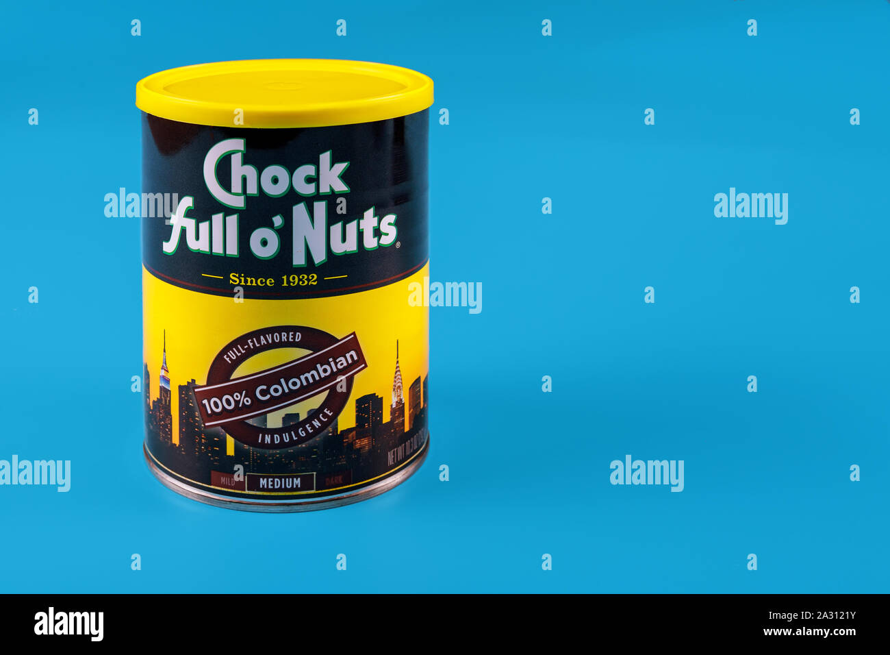 Empty bag nuts hi-res stock photography and images - Alamy