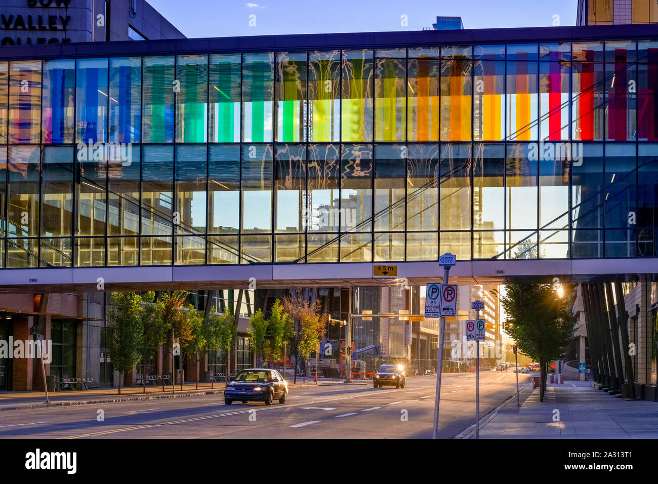 Overhead walkway hi-res stock photography and images - Alamy