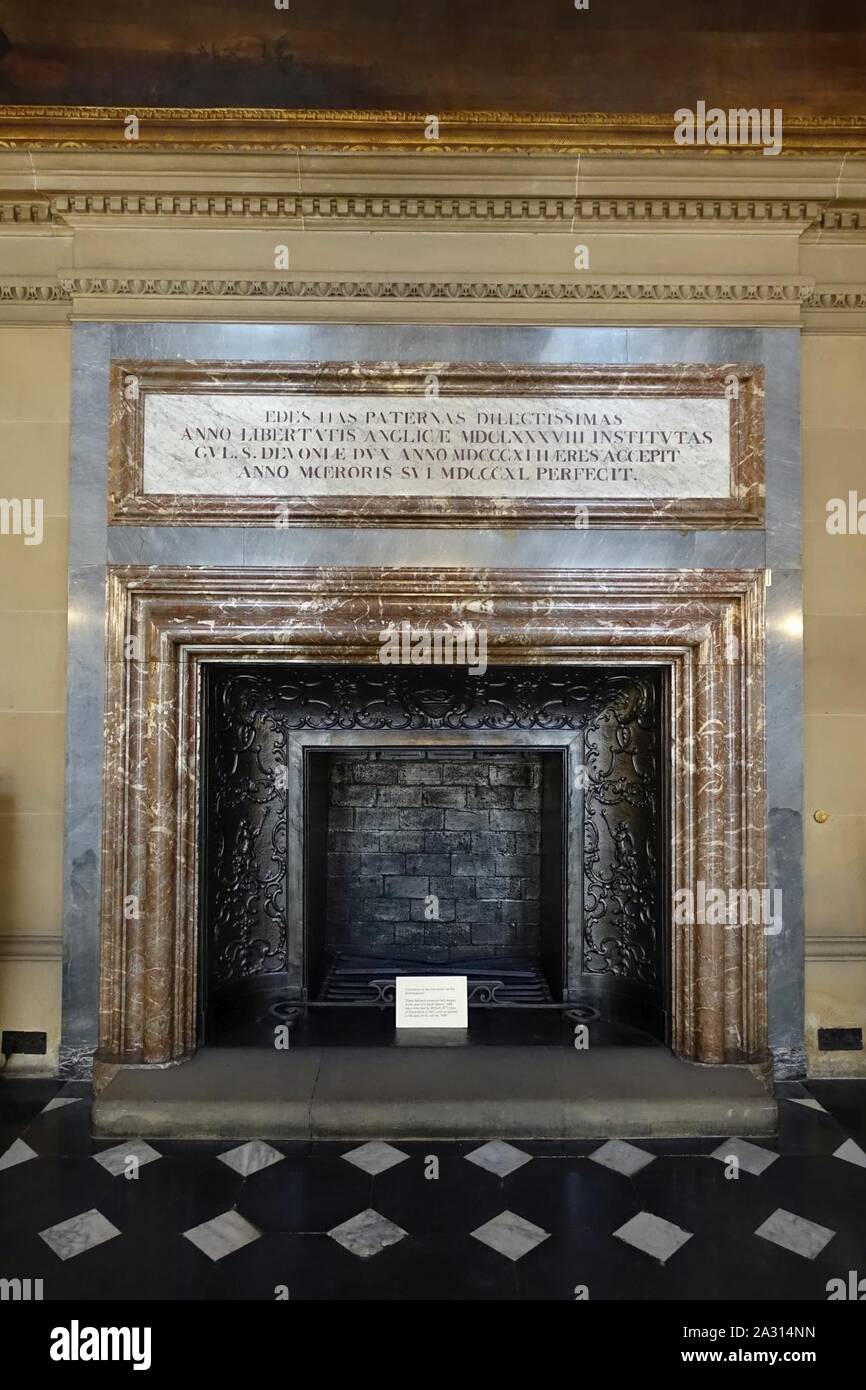 Chatsworth hall hi-res stock photography and images - Alamy