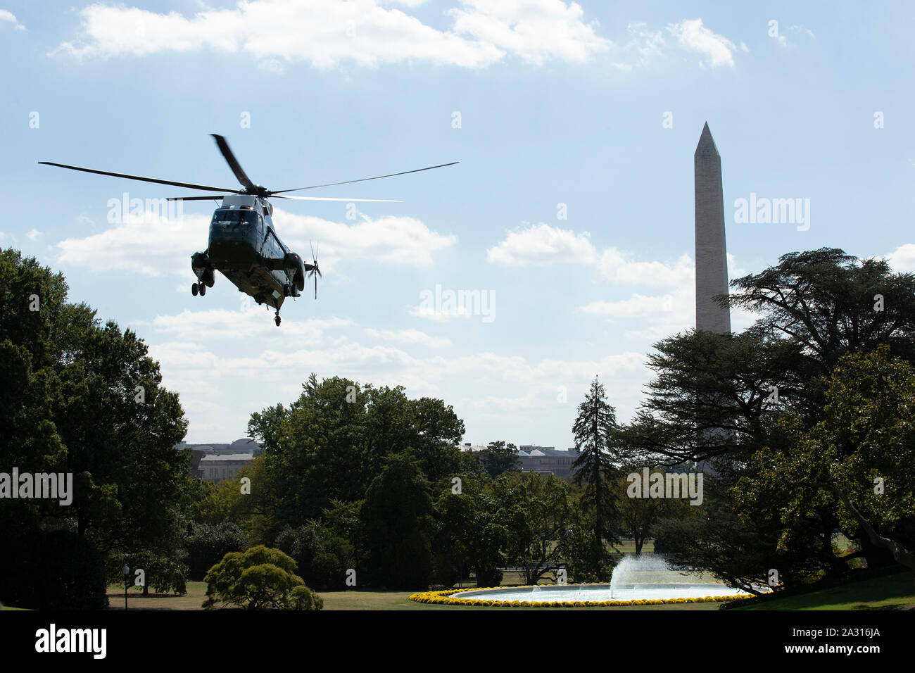 United States President Donald J. Trump arrives back to the White House ...