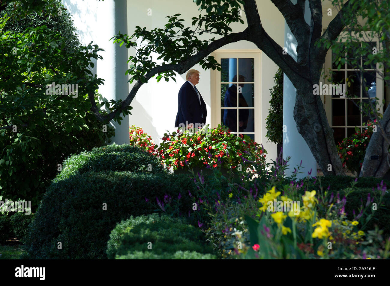 United States President Donald J. Trump arrives back to the White House ...