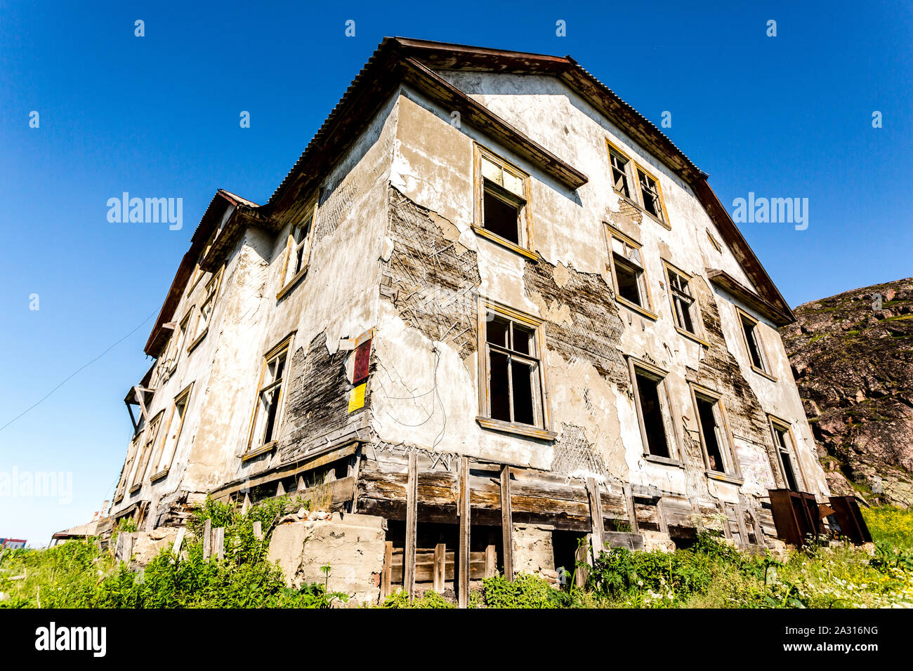 Destroyed old abandoned stone house in village Teriberka in Kolsky ...