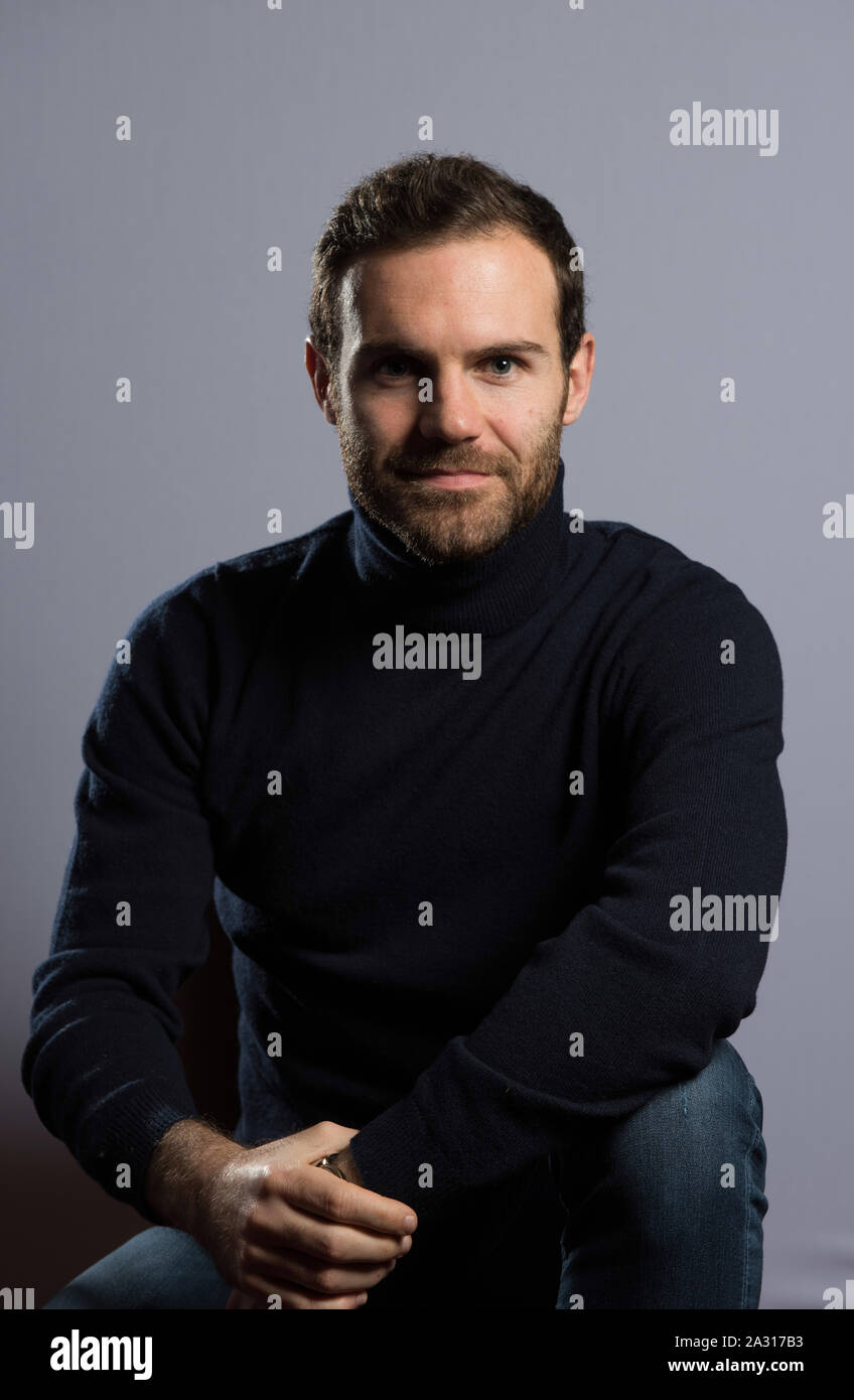 Conversation laughing football hi-res stock photography and images - Alamy