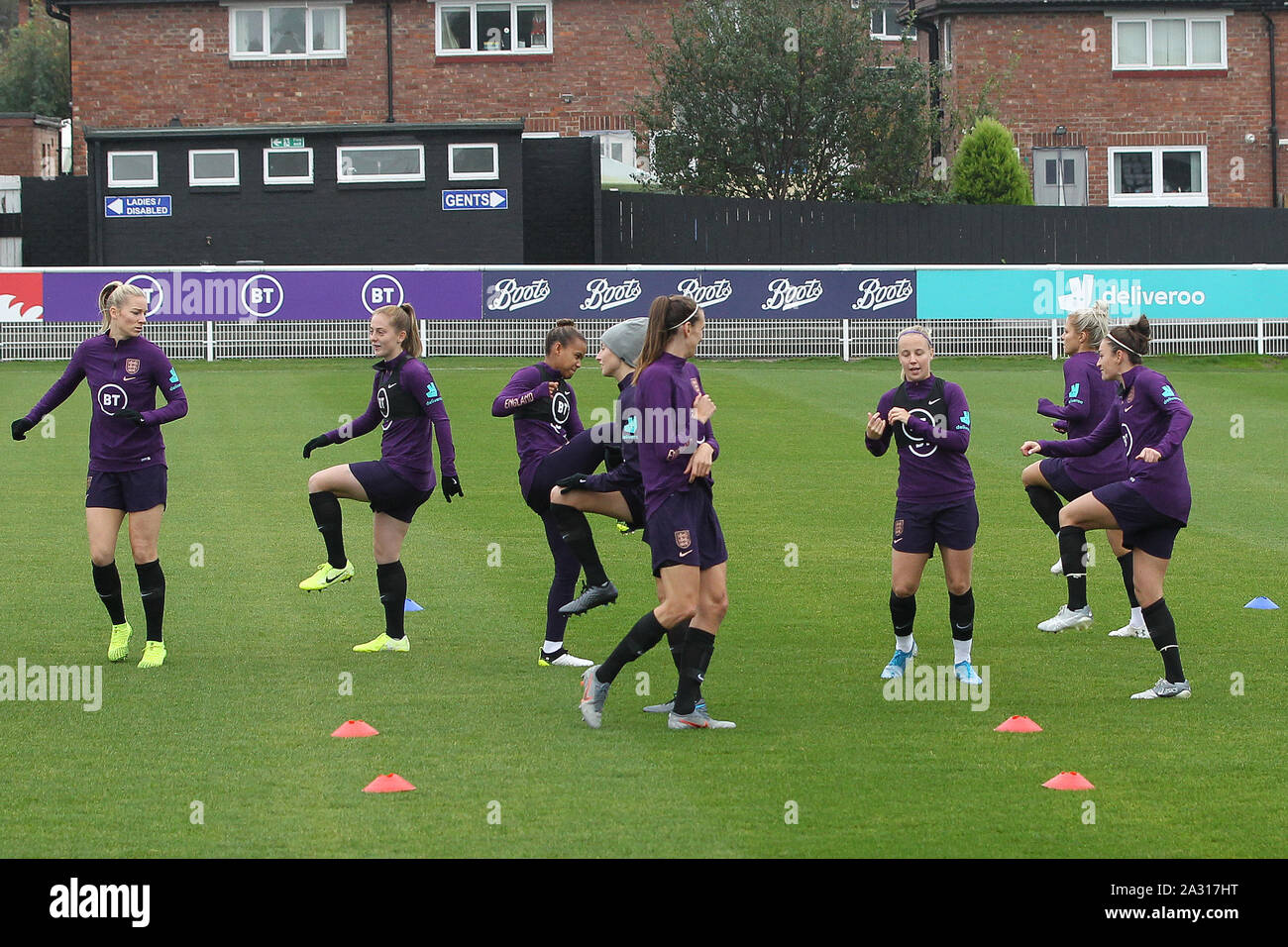England lionesses hi-res stock photography and images - Alamy