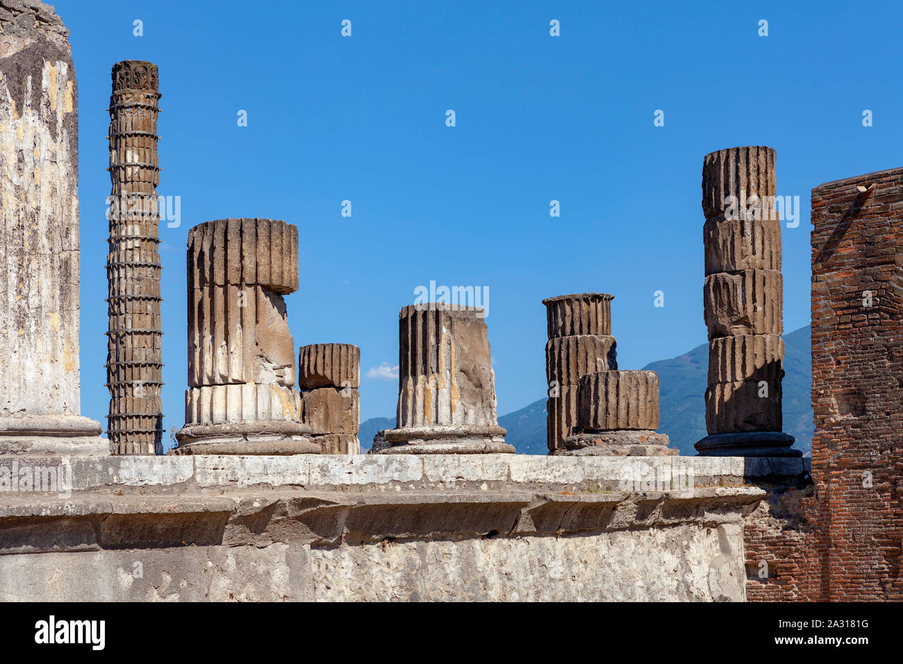 Columns at Temple of Jupiter, Pompeii Stock Photo - Alamy