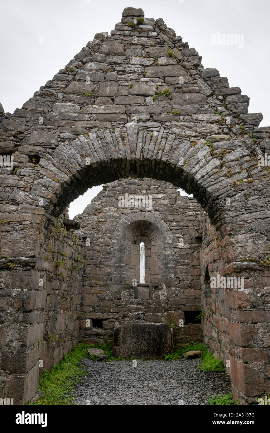 View stone archway of old castle, Kilronan, Inishmore, Aran Islands ...
