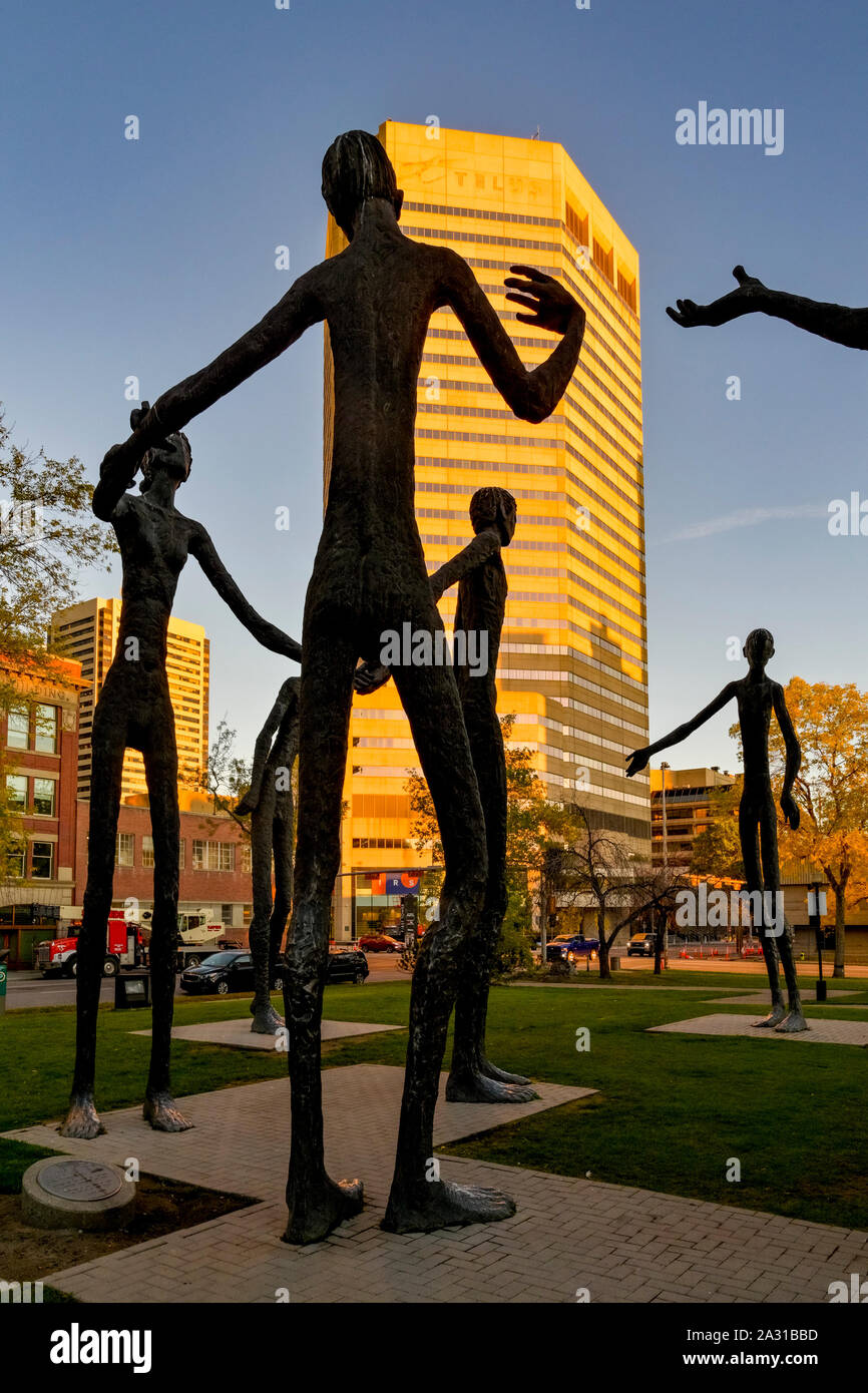 Mario Armengol sculpture, "The Family of Man", downtown Calgary ...