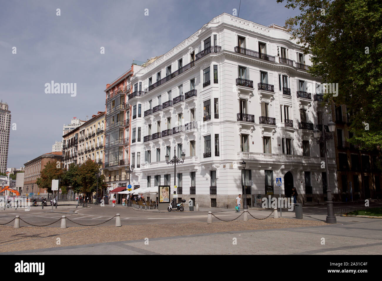 White building and windows Stock Photo - Alamy