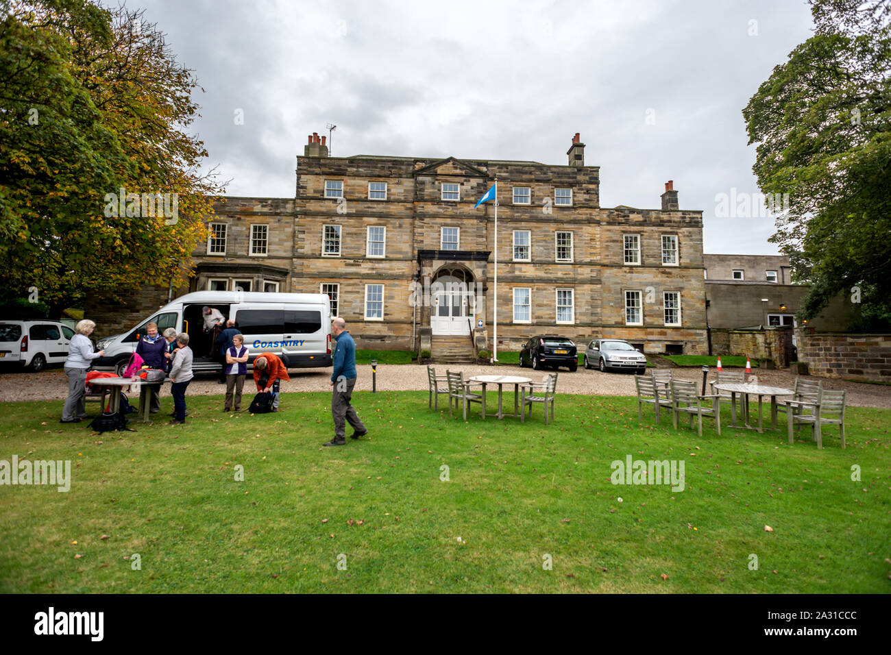 Larpool whitby hi-res stock photography and images - Alamy