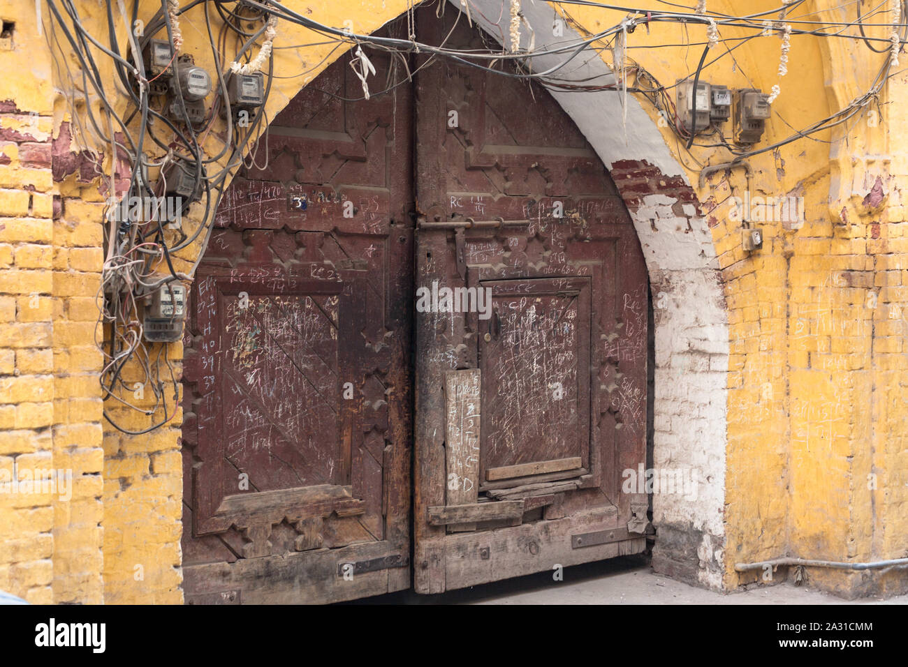 Wooden architecture of historical buildings located in the Walled City of Lahore Stock Photo - Alamy