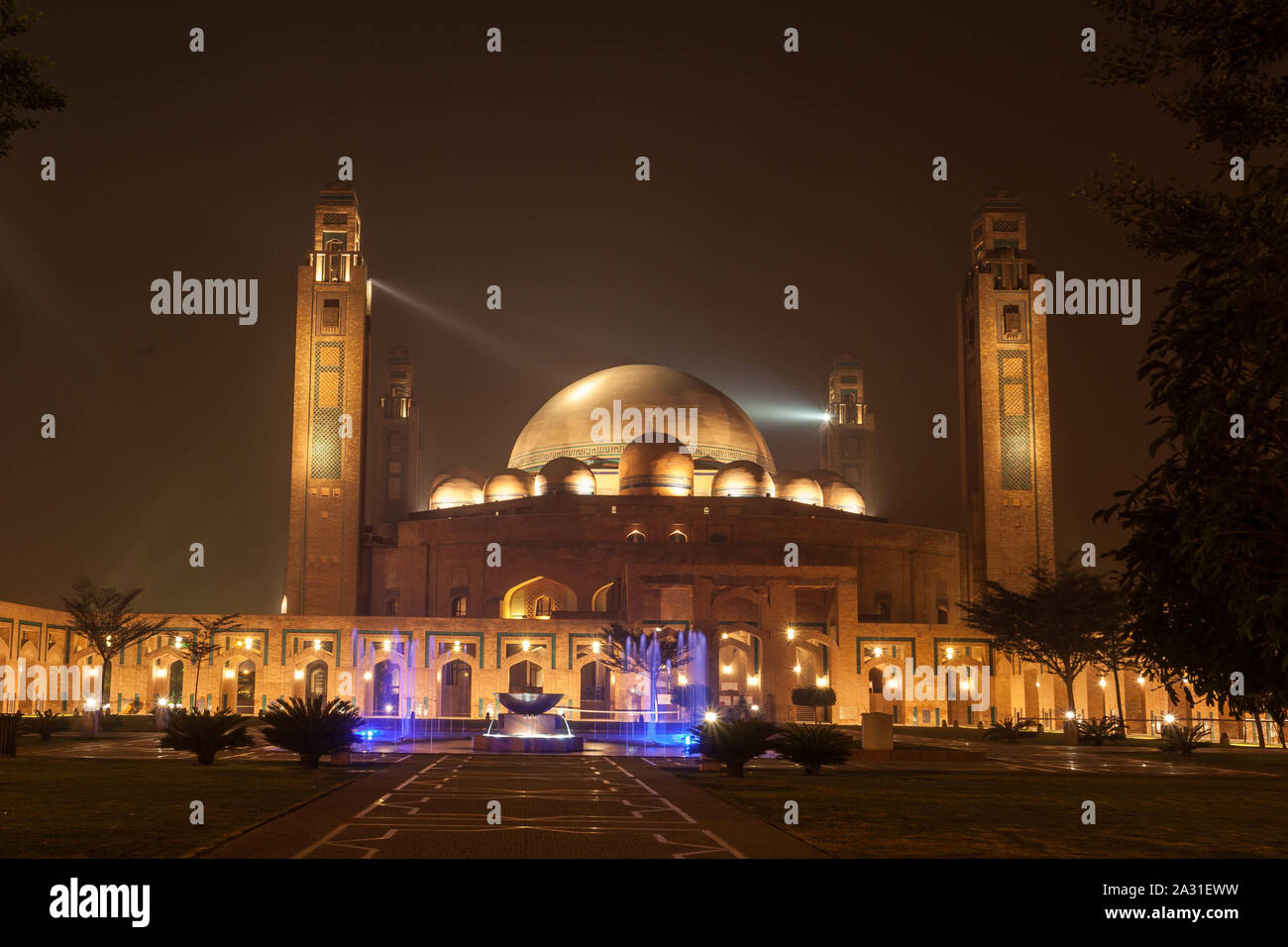 Grand Mosque Lahore is located in Bahria Town, Lahore, Pakistan. With a ...