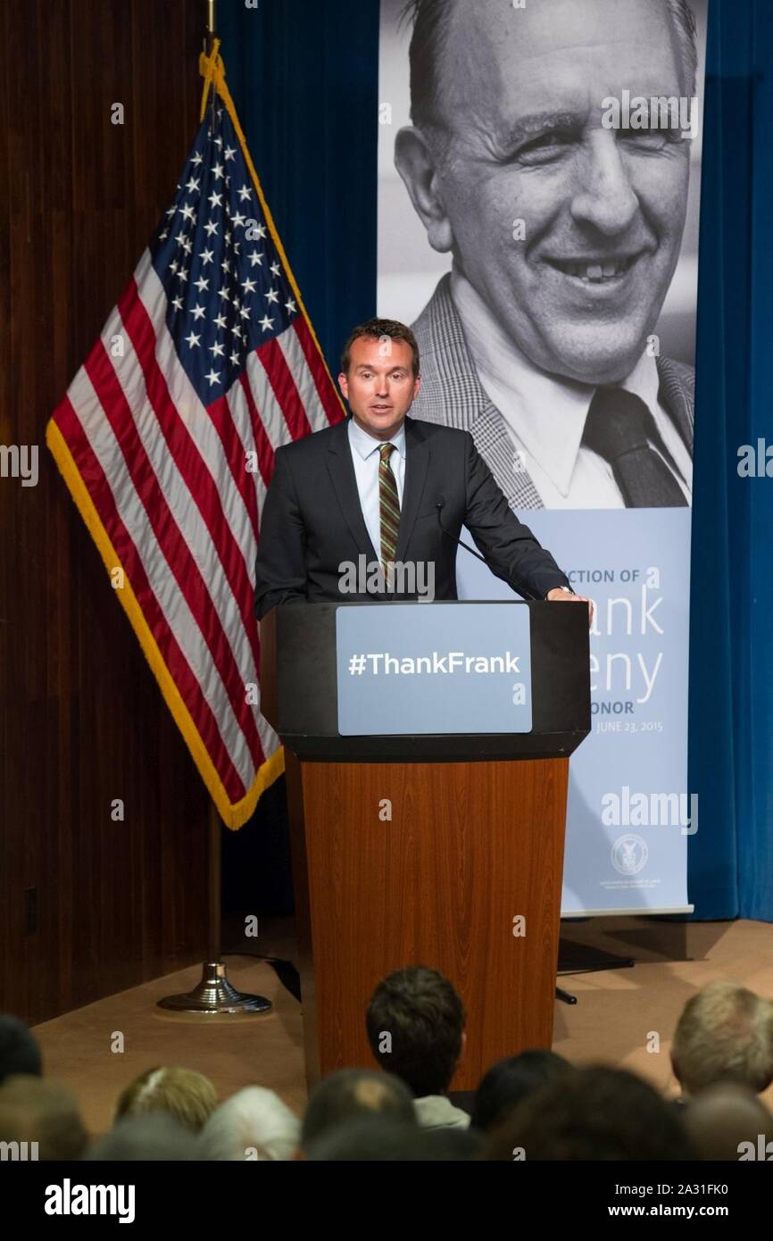 Eric fanning hi-res stock photography and images - Alamy