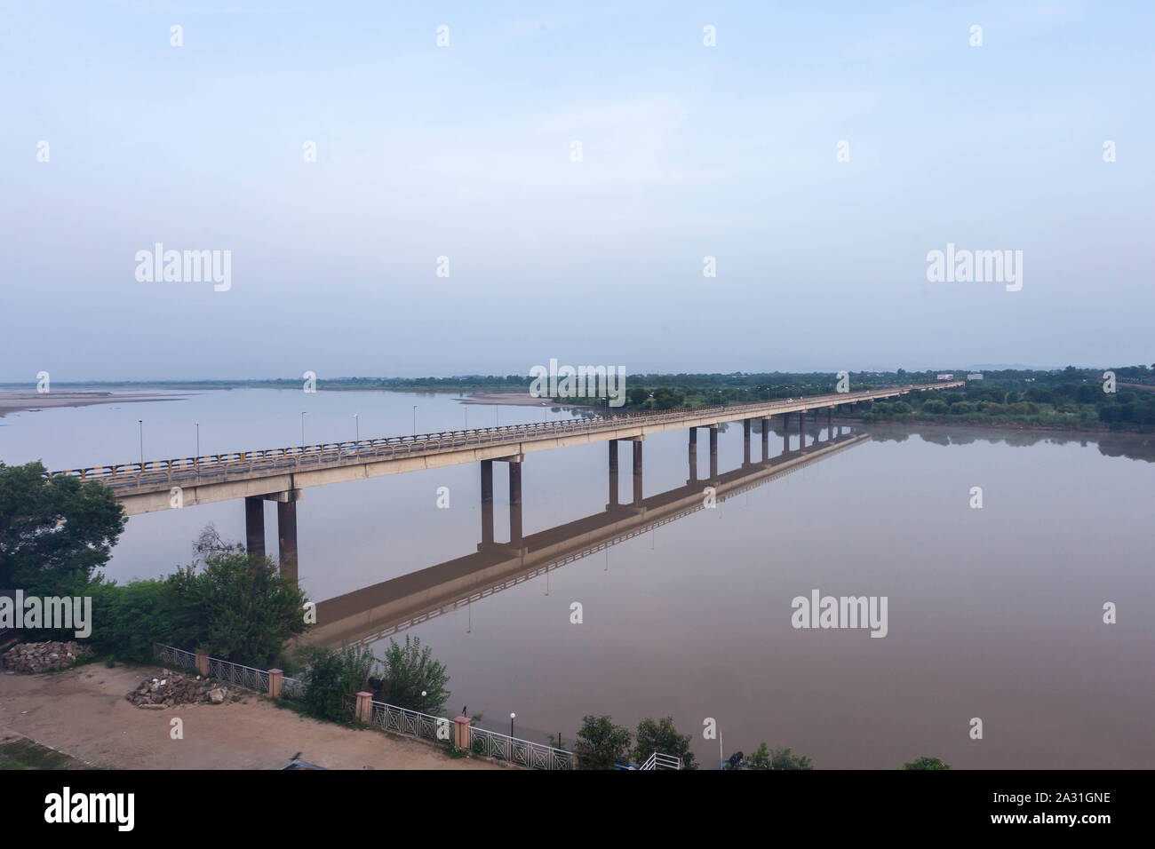 The Jhelum River (Urdu: جہلم‎) a river in eastern Pakistan Stock Photo ...