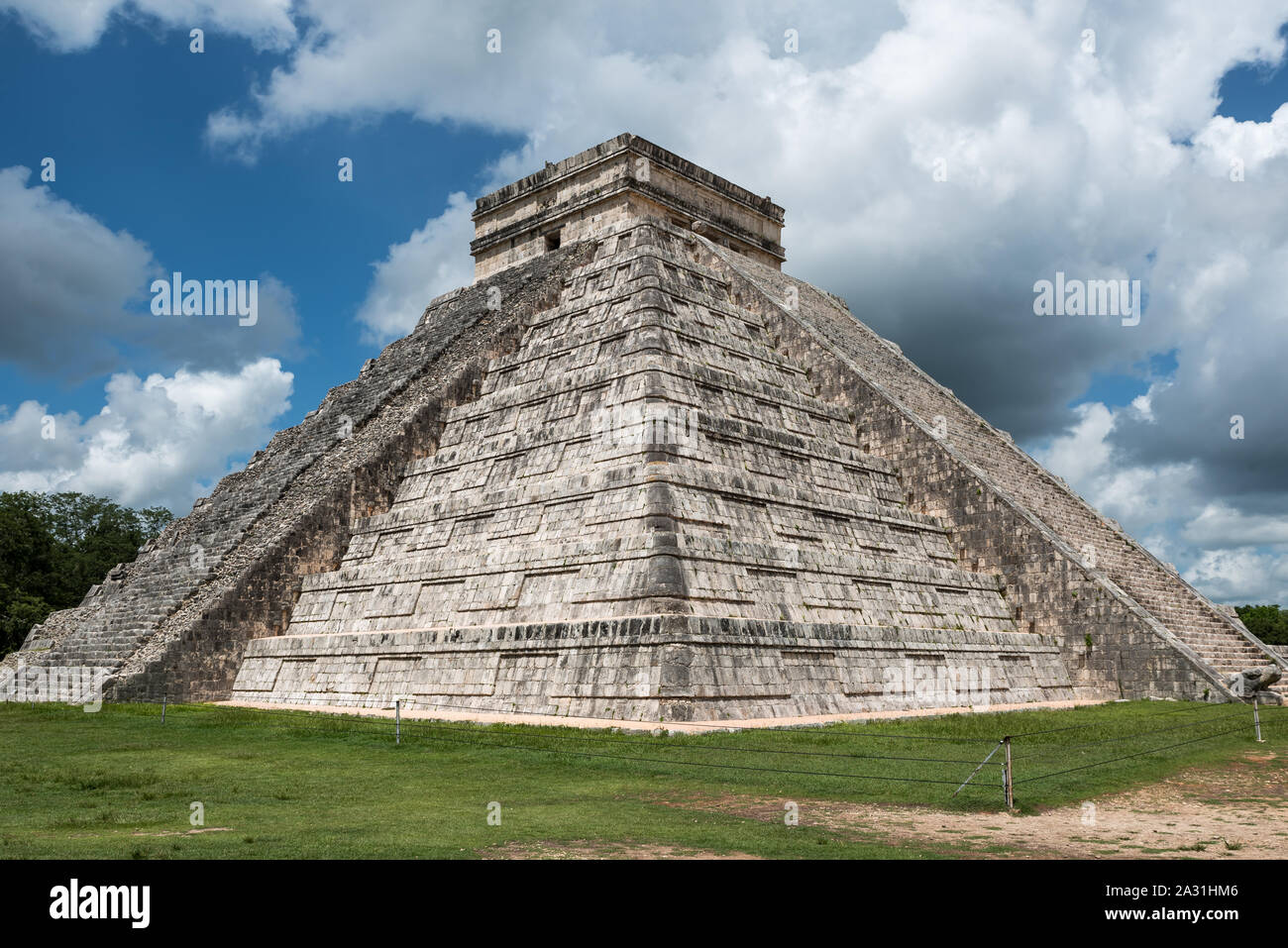 The mayan pyramid hi-res stock photography and images - Alamy