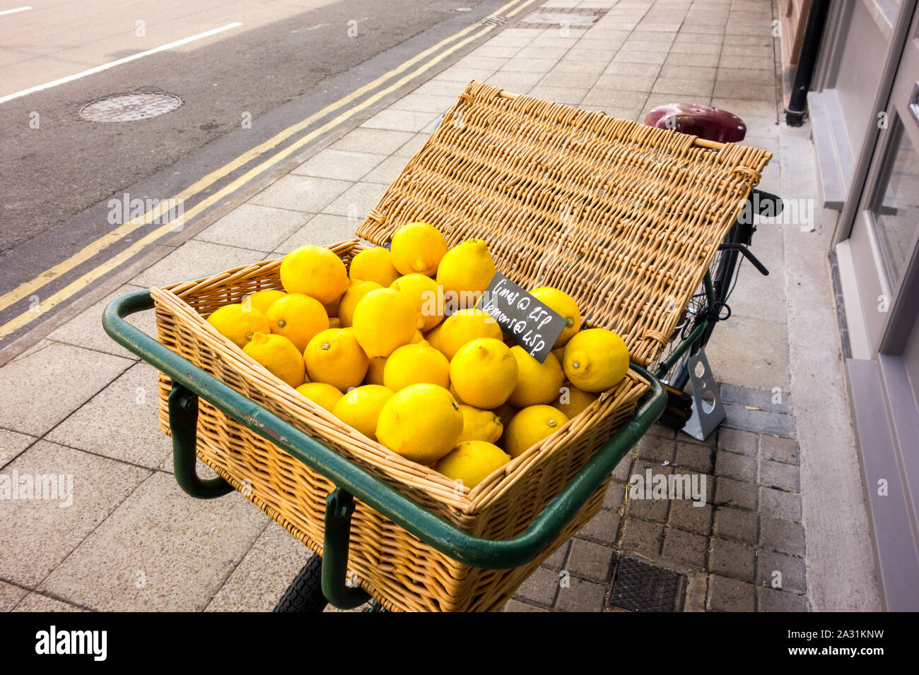 Green grocers hi-res stock photography and images - Alamy