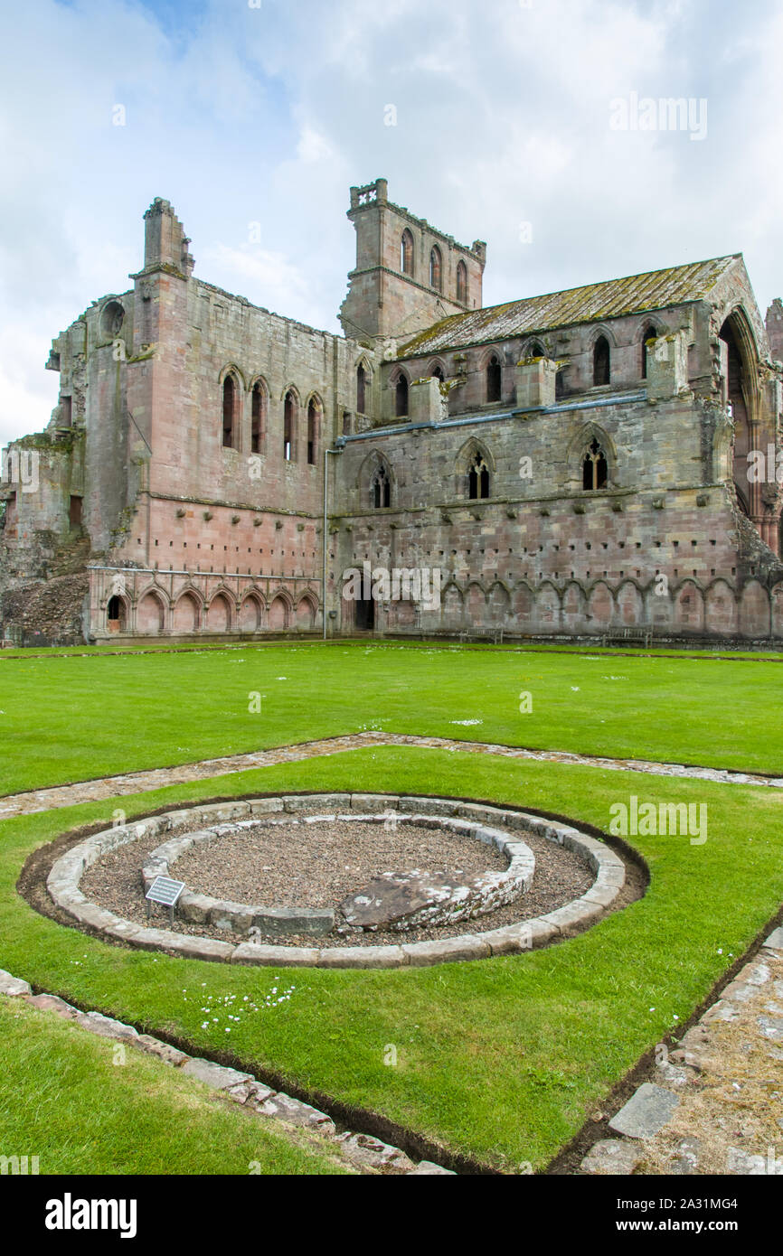 June borders hi-res stock photography and images - Alamy