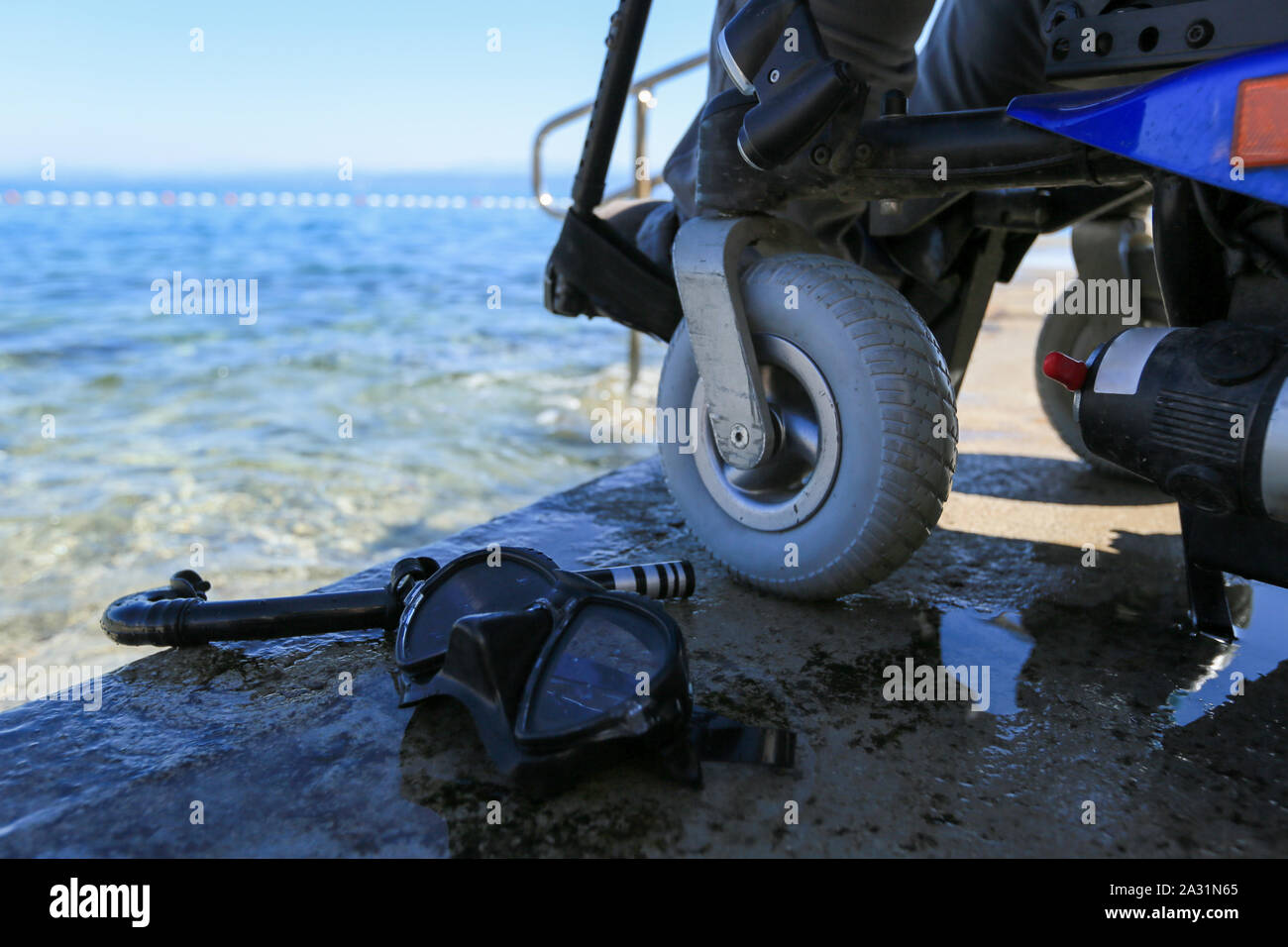 Handicapped scuba diver hi-res stock photography and images - Alamy