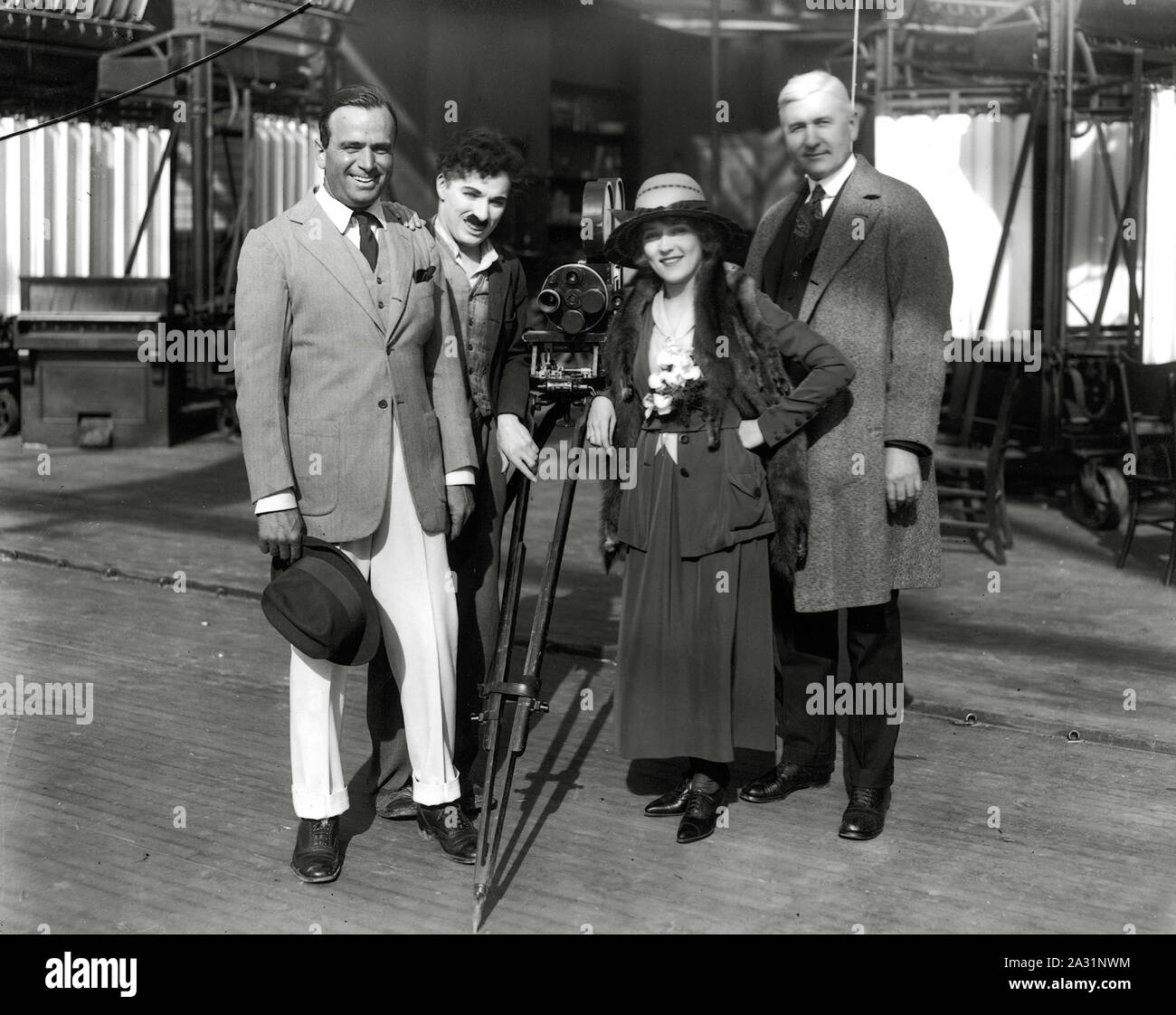 1920s decade entertainment hi-res stock photography and images - Alamy