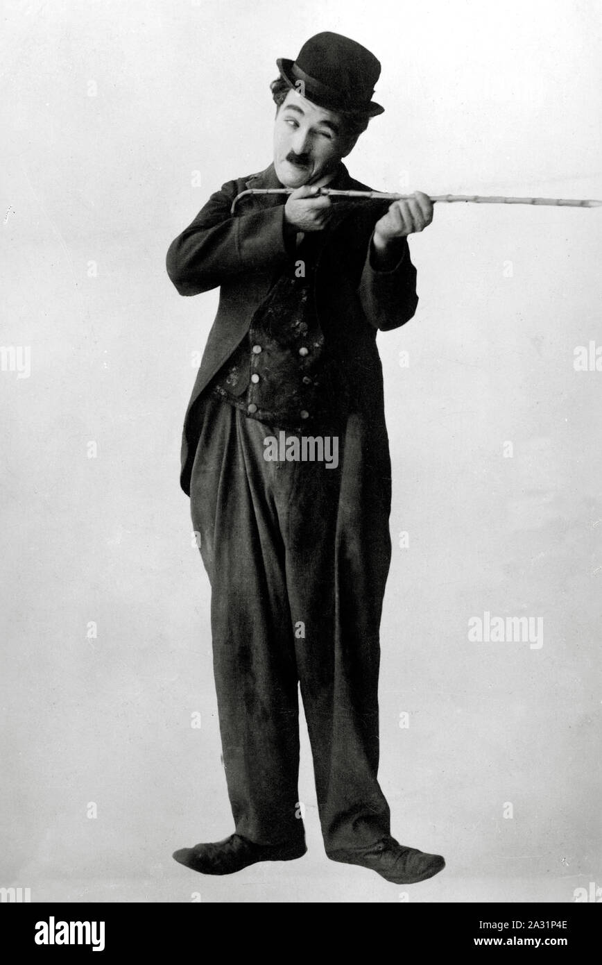 Charles Chaplin as the 'Little Tramp', circa 1918 Stock Photo - Alamy