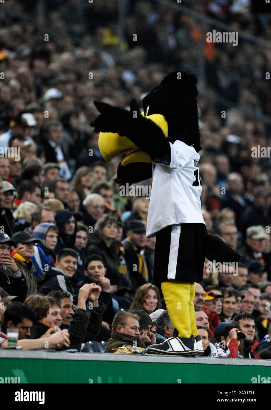 German mascot hi-res stock photography and images - Alamy