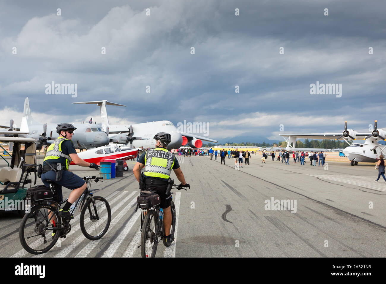 Rcmp officers hi-res stock photography and images - Alamy