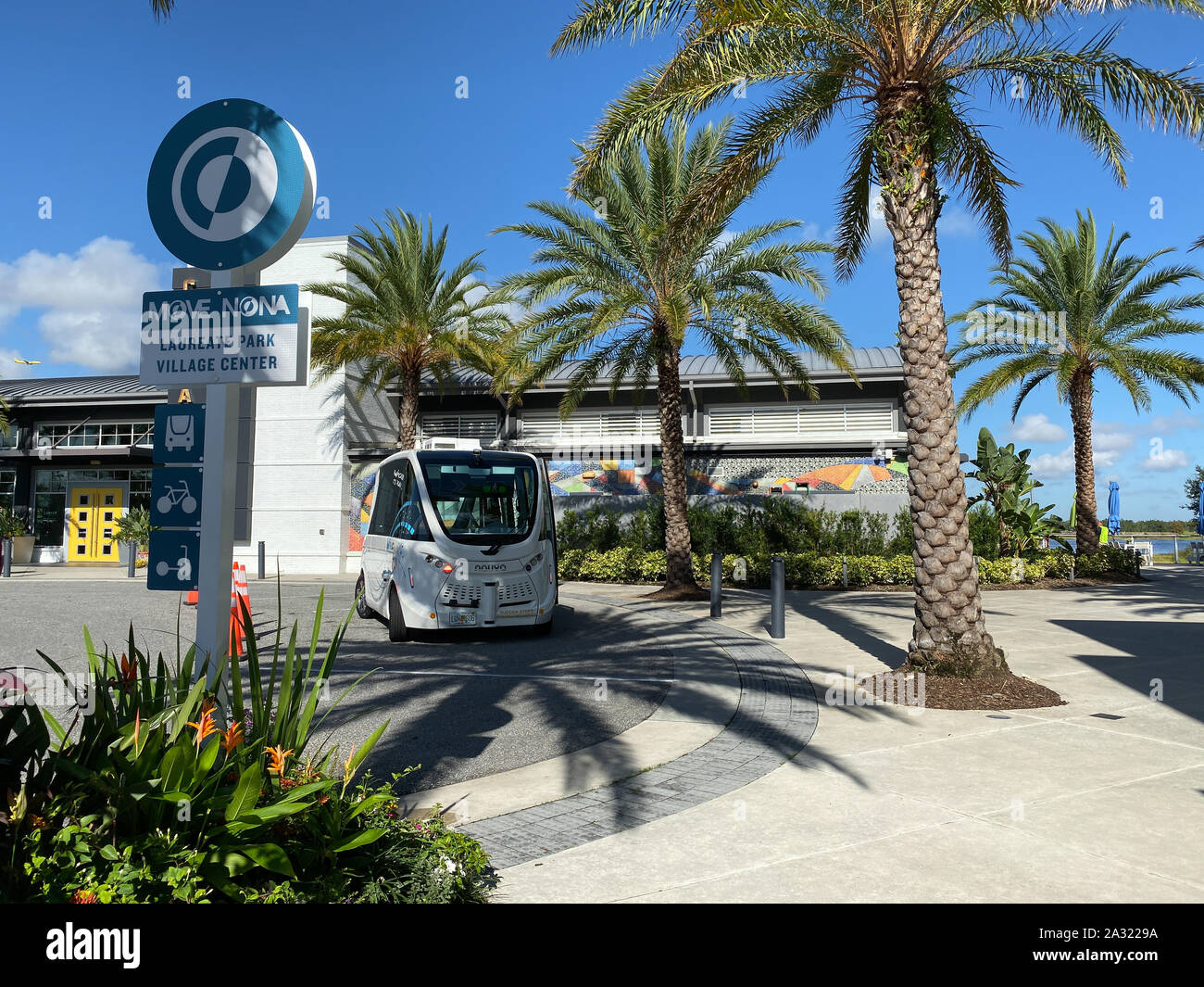 Orlando, FL/USA-10/4/19: An autonomous vehicle called Beep at a shuttle ...