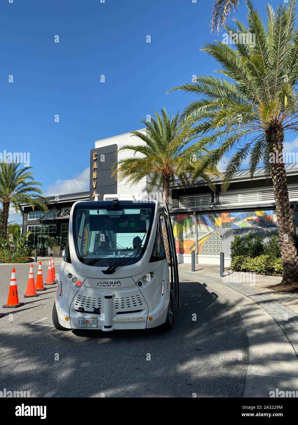Orlando, FL/USA-10/4/19: An autonomous vehicle called Beep at a shuttle ...